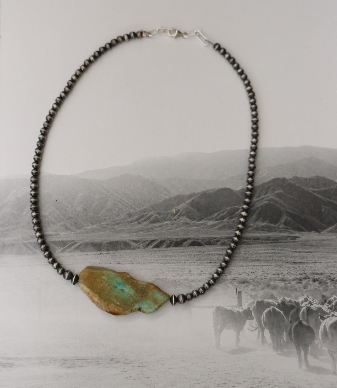 THE HARTLY NECKLACE – 7 Bar Boutique